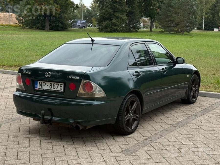 Green Lexus IS 2000 in Riga, with an engine capacity of 2.00 L and mileage of 0 thousand km for 1590 €, photo 6 on AUTOMOTO.COM.LV