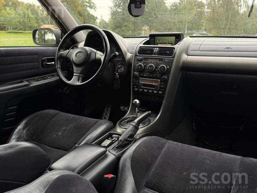 Green Lexus IS 2000 in Riga, with an engine capacity of 2.00 L and mileage of 0 thousand km for 1590 €, photo 9 on AUTOMOTO.COM.LV