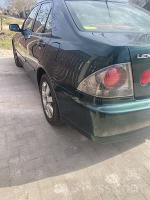 Green Lexus IS 2002 in Riga, with an engine capacity of 2.00 L and mileage of 400 thousand km for 3500 €, photo 4 on AUTOMOTO.COM.LV