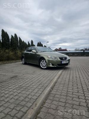 Zaļš Lexus IS 2006 Jelgava, ar dzinēja tilpumu 2.20 L un nobraukumu 230 tūkst. km par 4000 €, foto  vietnē AUTOMOTO.COM.LV