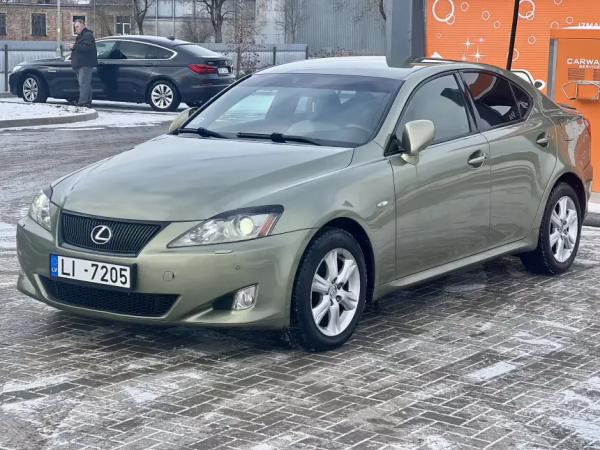 Green Lexus IS 2006 in Jekabpils, with an engine capacity of 2.20 L and mileage of 237 thousand km for 4200 €, photo 3 on AUTOMOTO.COM.LV