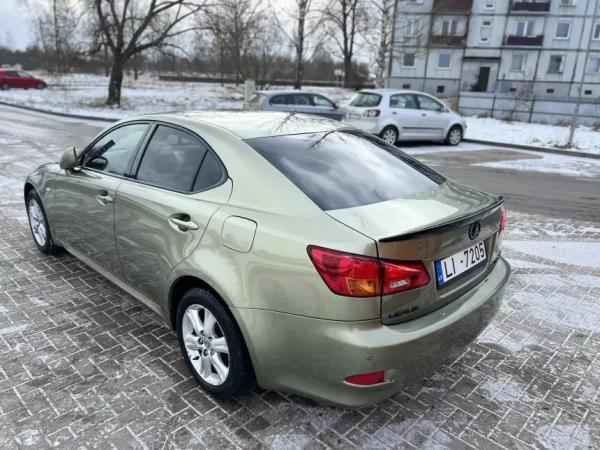 Green Lexus IS 2006 in Jekabpils, with an engine capacity of 2.20 L and mileage of 237 thousand km for 4200 €, photo 7 on AUTOMOTO.COM.LV
