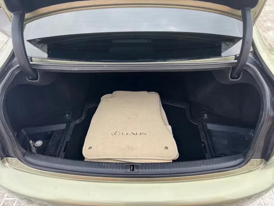 Zaļš Lexus IS 2006 Jēkabpils, ar dzinēja tilpumu 2.20 L un nobraukumu 237 tūkst. km par 4200 €, foto 10 vietnē AUTOMOTO.COM.LV