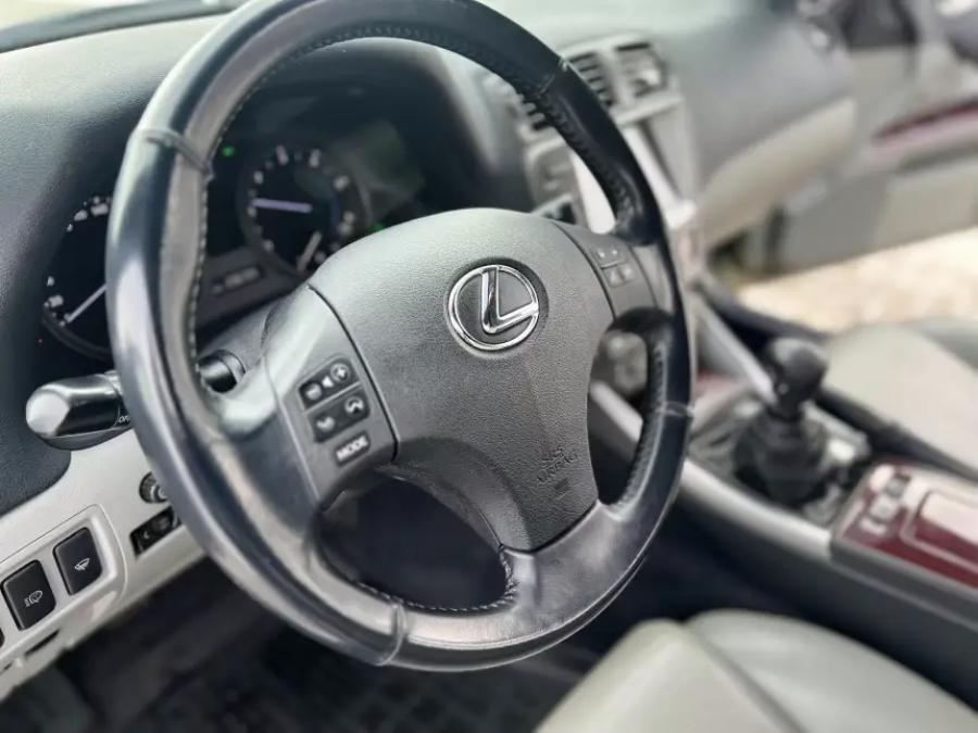 Zaļš Lexus IS 2006 Jēkabpils, ar dzinēja tilpumu 2.20 L un nobraukumu 237 tūkst. km par 4200 €, foto 23 vietnē AUTOMOTO.COM.LV