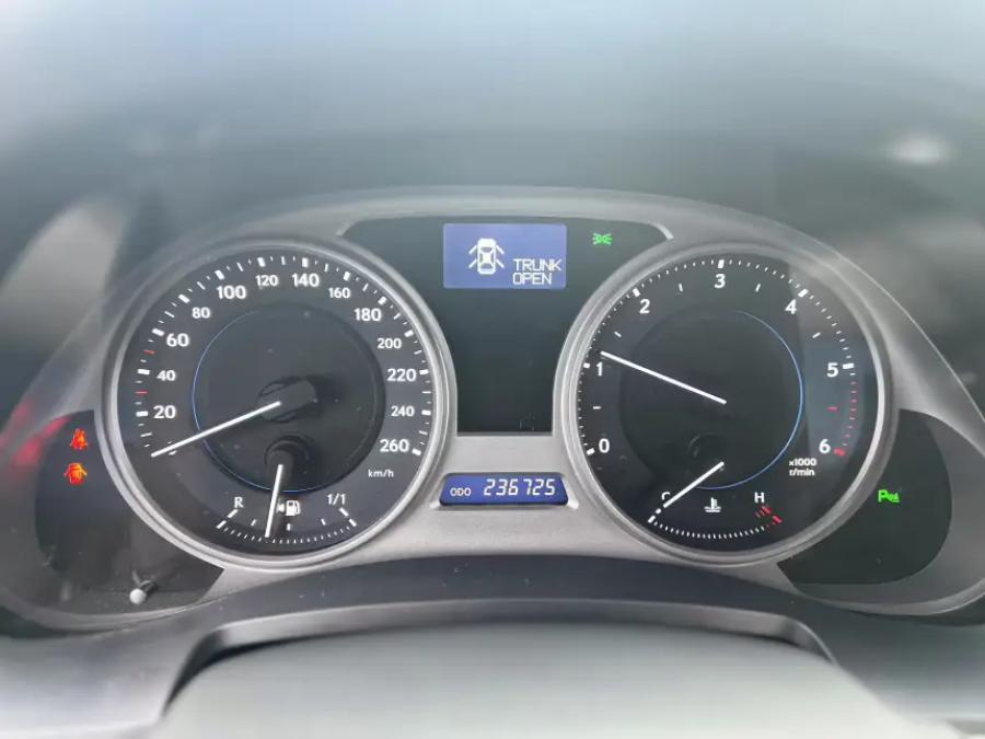 Zaļš Lexus IS 2006 Jēkabpils, ar dzinēja tilpumu 2.20 L un nobraukumu 237 tūkst. km par 4200 €, foto 29 vietnē AUTOMOTO.COM.LV