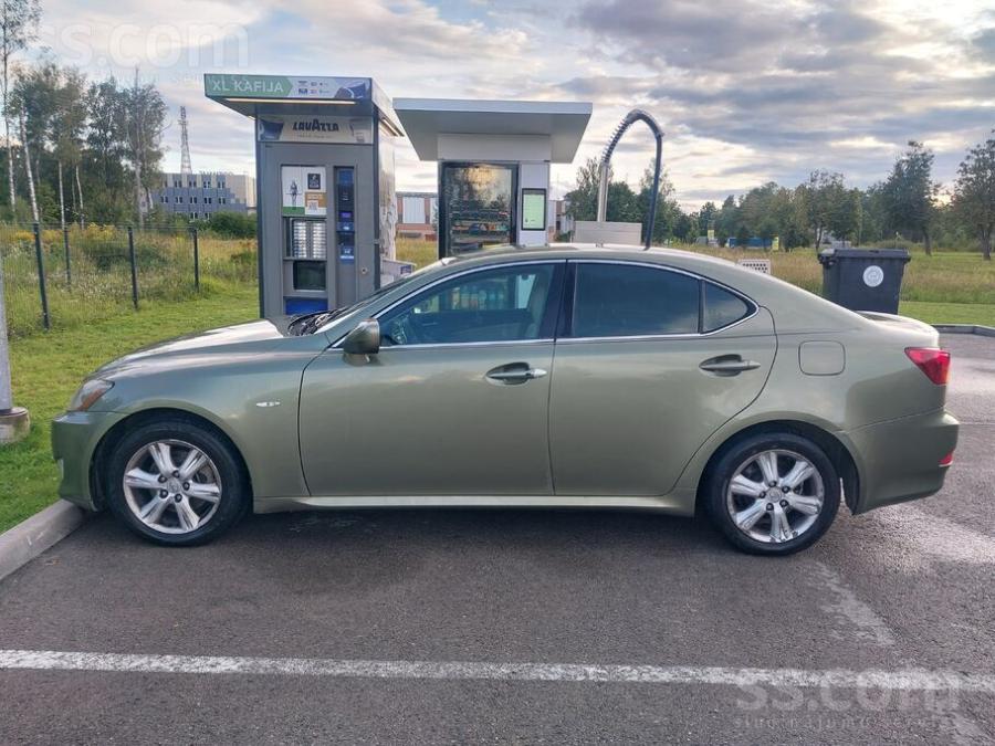 Zaļš Lexus IS 2006 Aizkraukle, ar dzinēja tilpumu 2.20 L un nobraukumu 333 tūkst. km par 1278 €, foto 5 vietnē AUTOMOTO.COM.LV