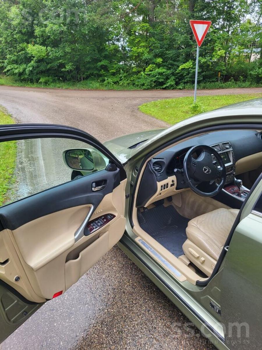 Green Lexus IS 2007 in Kraslava, with an engine capacity of 2.50 L and mileage of 225 thousand km for 4300 €, photo 7 on AUTOMOTO.COM.LV