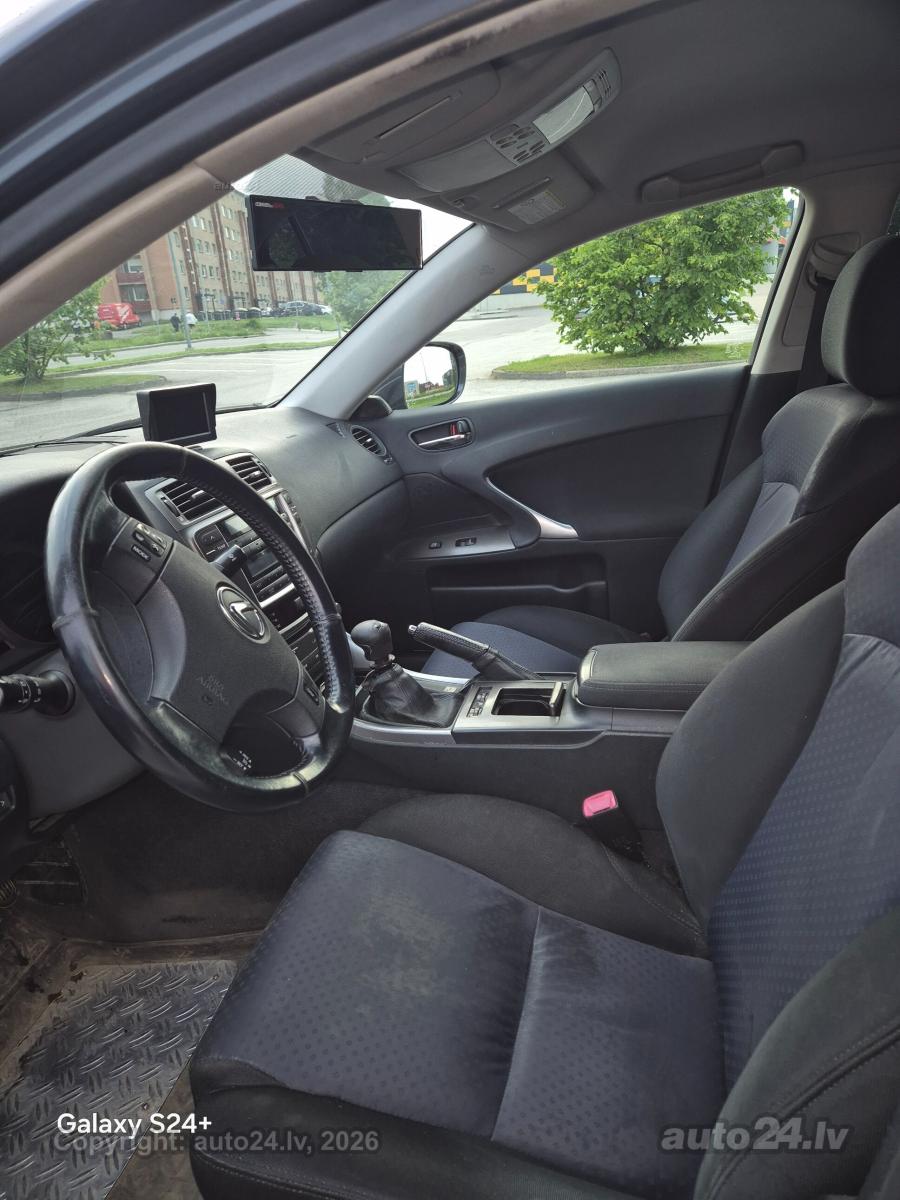 Green Lexus IS 2007 in Tartu, with an engine capacity of 2.20 L and mileage of 221 thousand km for 5300 €, photo 3 on AUTOMOTO.COM.LV