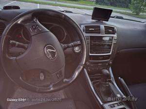 Green Lexus IS 2007 in Tartu, with an engine capacity of 2.20 L and mileage of 221 thousand km for 5300 €, photo 4 on AUTOMOTO.COM.LV