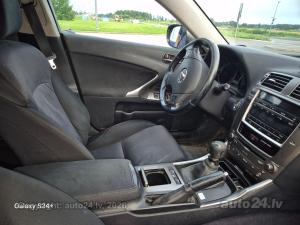Green Lexus IS 2007 in Tartu, with an engine capacity of 2.20 L and mileage of 221 thousand km for 5300 €, photo 6 on AUTOMOTO.COM.LV