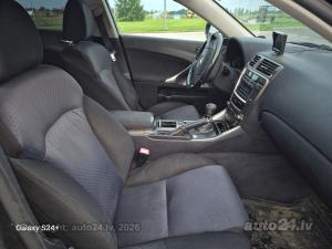 Green Lexus IS 2007 in Tartu, with an engine capacity of 2.20 L and mileage of 221 thousand km for 5300 €, photo 7 on AUTOMOTO.COM.LV