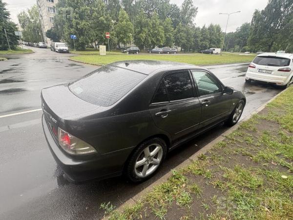 Pelēks Lexus IS 1999 Rīga, ar dzinēja tilpumu 2.00 L un nobraukumu 320 tūkst. km par 1222 €, foto 3 vietnē AUTOMOTO.COM.LV