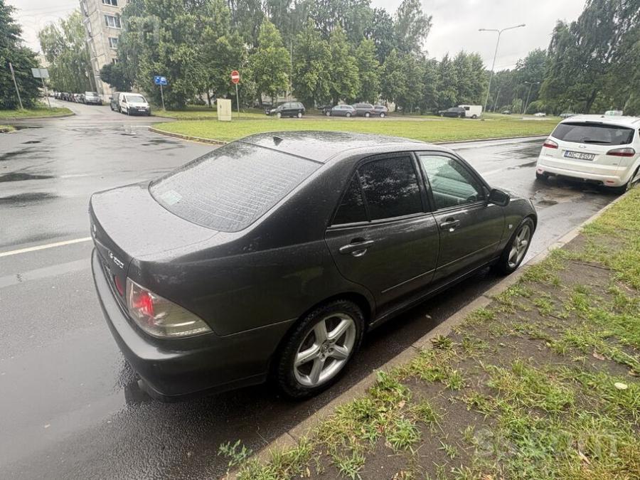 Pelēks Lexus IS 1999 Rīga, ar dzinēja tilpumu 2.00 L un nobraukumu 320 tūkst. km par 1222 €, foto 4 vietnē AUTOMOTO.COM.LV