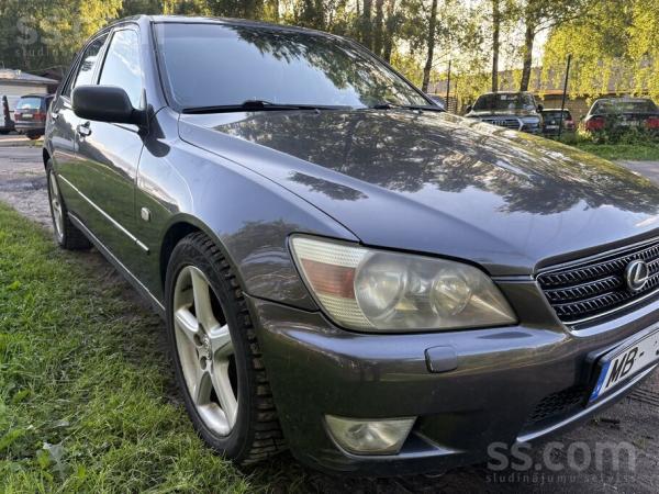 Pelēks Lexus IS 1999 Rīga, ar dzinēja tilpumu 2.00 L un nobraukumu 320 tūkst. km par 1222 €, foto 5 vietnē AUTOMOTO.COM.LV
