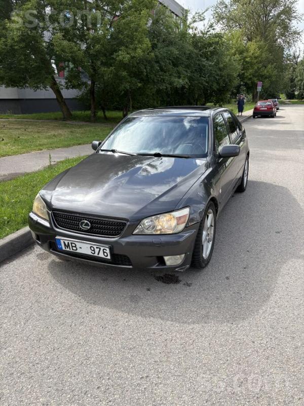 Pelēks Lexus IS 1999 Rīga, ar dzinēja tilpumu 2.00 L un nobraukumu 320 tūkst. km par 1222 €, foto 6 vietnē AUTOMOTO.COM.LV