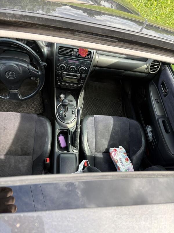 Pelēks Lexus IS 1999 Rīga, ar dzinēja tilpumu 2.00 L un nobraukumu 320 tūkst. km par 1222 €, foto 9 vietnē AUTOMOTO.COM.LV