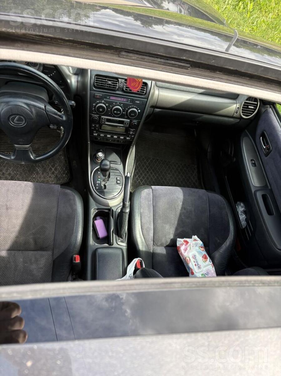 Pelēks Lexus IS 1999 Rīga, ar dzinēja tilpumu 2.00 L un nobraukumu 320 tūkst. km par 1222 €, foto 10 vietnē AUTOMOTO.COM.LV