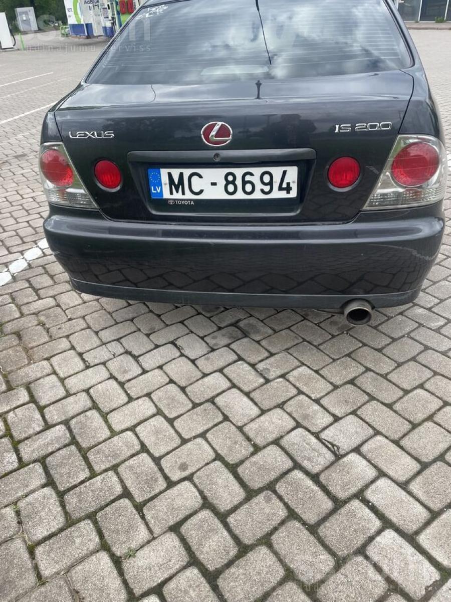 Pelēks Lexus IS 2000 Rīga, ar dzinēja tilpumu 2.00 L un nobraukumu 222 tūkst. km par 4100 €, foto 4 vietnē AUTOMOTO.COM.LV