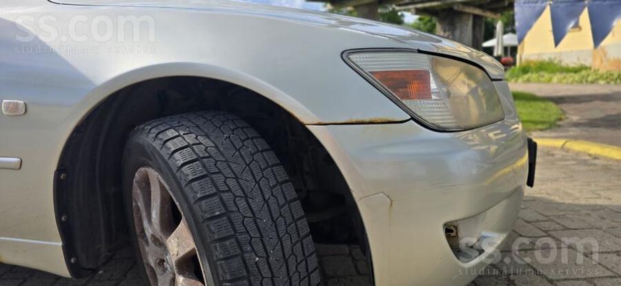 Pelēks Lexus IS 2001 Rīga, ar dzinēja tilpumu 2.00 L un nobraukumu 220 tūkst. km par 3000 €, foto 7 vietnē AUTOMOTO.COM.LV
