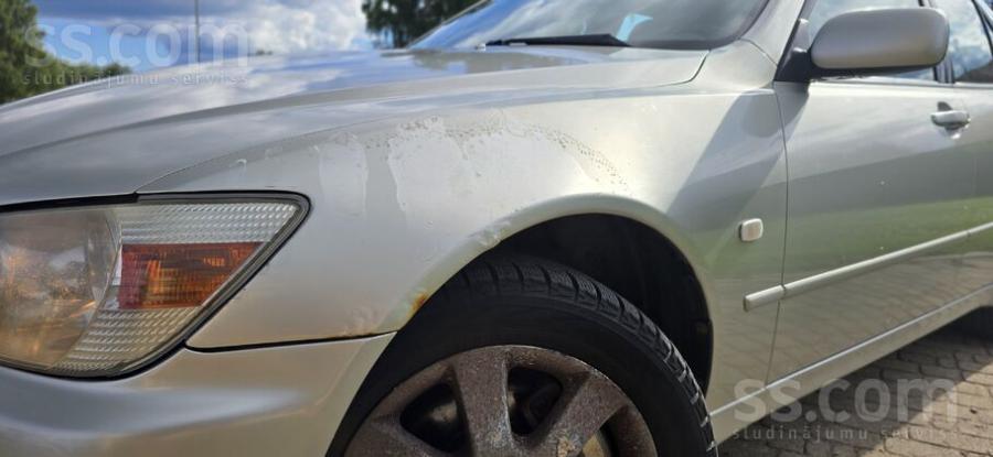 Pelēks Lexus IS 2001 Rīga, ar dzinēja tilpumu 2.00 L un nobraukumu 220 tūkst. km par 3000 €, foto 8 vietnē AUTOMOTO.COM.LV
