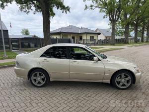 Grey Lexus IS 2003 in Valmiera, with an engine capacity of 2.00 L and mileage of 199 thousand km for 3690 €, photo 5 on AUTOMOTO.COM.LV