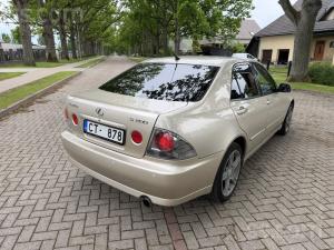 Grey Lexus IS 2003 in Valmiera, with an engine capacity of 2.00 L and mileage of 199 thousand km for 3690 €, photo 7 on AUTOMOTO.COM.LV