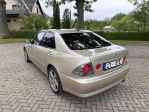 Grey Lexus IS 2003 in Valmiera, with an engine capacity of 2.00 L and mileage of 199 thousand km for 3690 €, photo 8 on AUTOMOTO.COM.LV