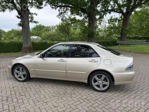 Grey Lexus IS 2003 in Valmiera, with an engine capacity of 2.00 L and mileage of 199 thousand km for 3690 €, photo 9 on AUTOMOTO.COM.LV