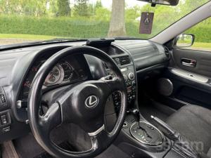 Grey Lexus IS 2003 in Valmiera, with an engine capacity of 2.00 L and mileage of 199 thousand km for 3690 €, photo 13 on AUTOMOTO.COM.LV