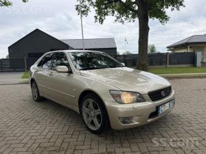 Grey Lexus IS 2003 in Valmiera, with an engine capacity of 2.00 L and mileage of 199 thousand km for 3690 €, photo 18 on AUTOMOTO.COM.LV