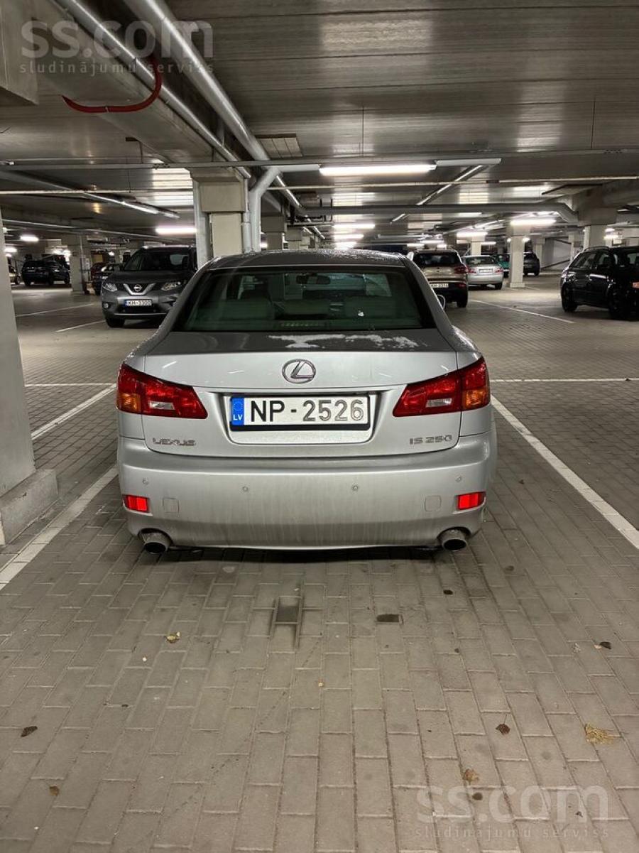 Pelēks Lexus IS 2005 Rīga, ar dzinēja tilpumu 2.50 L un nobraukumu 252 tūkst. km par 1950 €, foto 6 vietnē AUTOMOTO.COM.LV