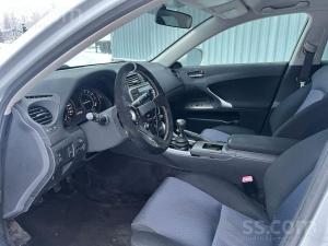 Pelēks Lexus IS 2005 Rīga, ar dzinēja tilpumu 2.50 L un nobraukumu 260 tūkst. km par 3200 €, foto 5 vietnē AUTOMOTO.COM.LV