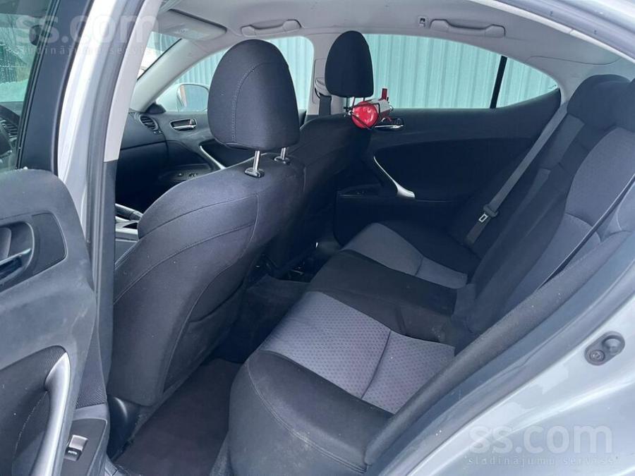 Pelēks Lexus IS 2005 Rīga, ar dzinēja tilpumu 2.50 L un nobraukumu 260 tūkst. km par 3200 €, foto 7 vietnē AUTOMOTO.COM.LV