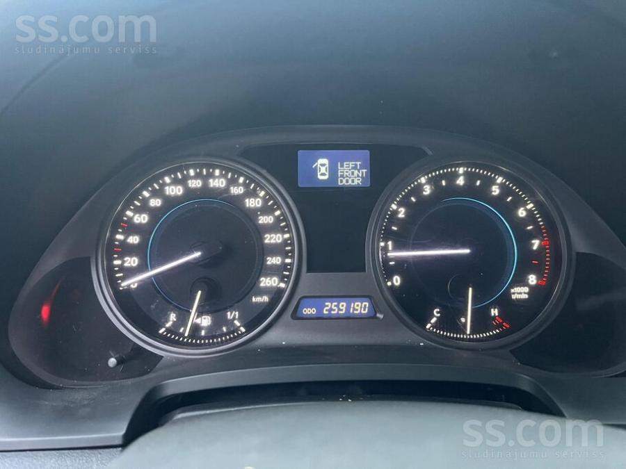 Pelēks Lexus IS 2005 Rīga, ar dzinēja tilpumu 2.50 L un nobraukumu 260 tūkst. km par 3200 €, foto 9 vietnē AUTOMOTO.COM.LV
