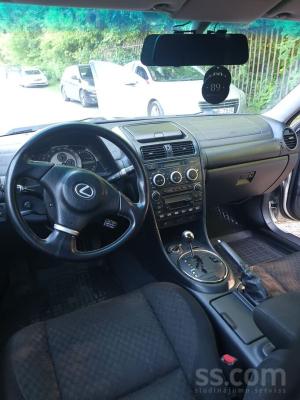Grey Lexus IS 2005 in Riga, with an engine capacity of 2.00 L and mileage of 213 thousand km for 2750 €, photo 4 on AUTOMOTO.COM.LV
