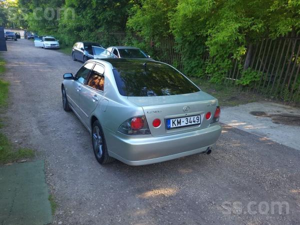Grey Lexus IS 2005 in Riga, with an engine capacity of 2.00 L and mileage of 213 thousand km for 2750 €, photo 4 on AUTOMOTO.COM.LV
