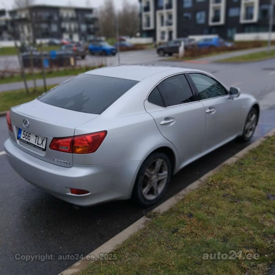 Grey Lexus IS 2006 in Tartu, with an engine capacity of 2.20 L and mileage of 337 thousand km for 2990 €, photo 4 on AUTOMOTO.COM.LV