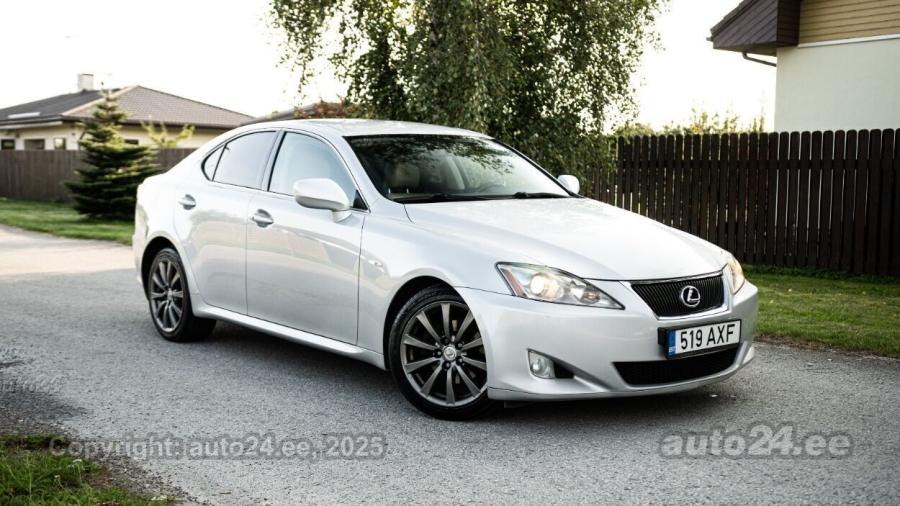 Grey Lexus IS 2006 in Tallinn, with an engine capacity of 2.50 L and mileage of 269 thousand km for 4490 €, photo 1 on AUTOMOTO.COM.LV