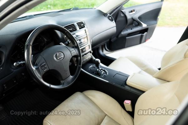 Pelēks Lexus IS 2006 Tallina, ar dzinēja tilpumu 2.50 L un nobraukumu 269 tūkst. km par 4490 €, foto 8 vietnē AUTOMOTO.COM.LV