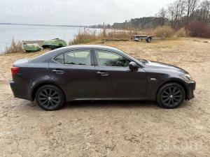 Grey Lexus IS 2006 in Riga, with an engine capacity of 2.20 L and mileage of 356 thousand km for 3090 €, photo 4 on AUTOMOTO.COM.LV