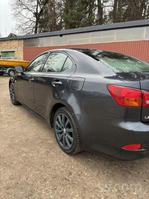 Grey Lexus IS 2006 in Riga, with an engine capacity of 2.20 L and mileage of 356 thousand km for 3090 €, photo 8 on AUTOMOTO.COM.LV
