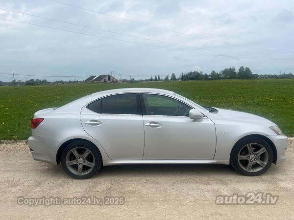 Grey Lexus IS 2006 in Tallinn, with an engine capacity of 2.20 L and mileage of 342 thousand km for 2799 €, photo 5 on AUTOMOTO.COM.LV