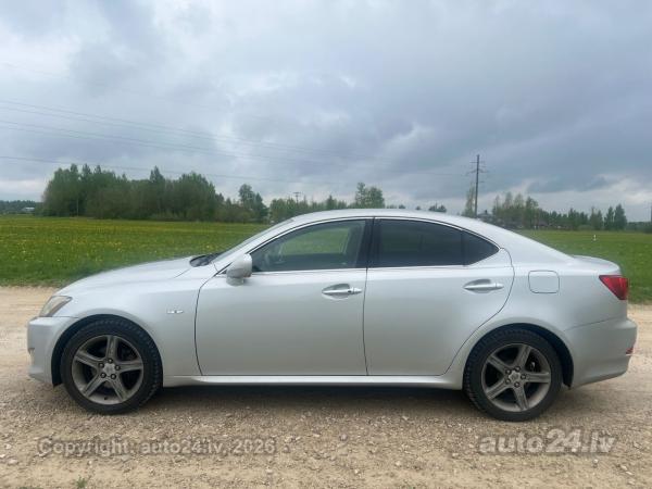 Grey Lexus IS 2006 in Tallinn, with an engine capacity of 2.20 L and mileage of 342 thousand km for 2799 €, photo 6 on AUTOMOTO.COM.LV