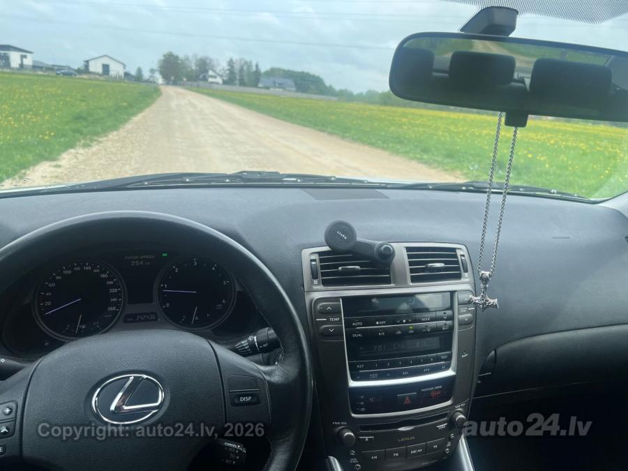 Pelēks Lexus IS 2006 Tallina, ar dzinēja tilpumu 2.20 L un nobraukumu 342 tūkst. km par 2799 €, foto 9 vietnē AUTOMOTO.COM.LV