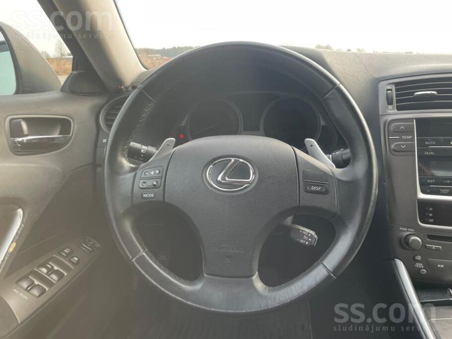Grey Lexus IS 2006 in Riga, with an engine capacity of 2.50 L and mileage of 0 thousand km for 2799 €, photo 12 on AUTOMOTO.COM.LV
