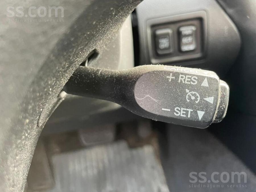 Grey Lexus IS 2006 in Riga, with an engine capacity of 2.50 L and mileage of 0 thousand km for 2799 €, photo 14 on AUTOMOTO.COM.LV