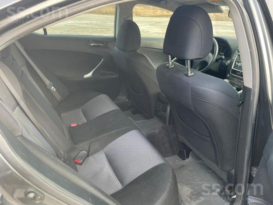Grey Lexus IS 2006 in Riga, with an engine capacity of 2.50 L and mileage of 0 thousand km for 2799 €, photo 26 on AUTOMOTO.COM.LV