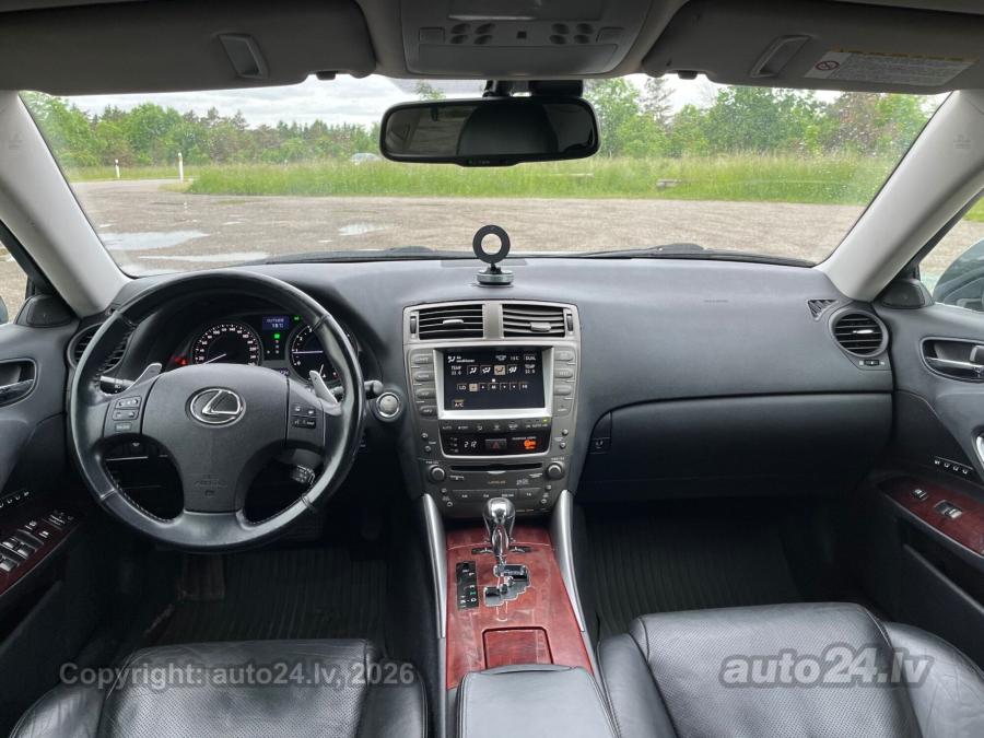 Pelēks Lexus IS 2006 Tallina, ar dzinēja tilpumu 2.50 L un nobraukumu 220 tūkst. km par 6999 €, foto 8 vietnē AUTOMOTO.COM.LV