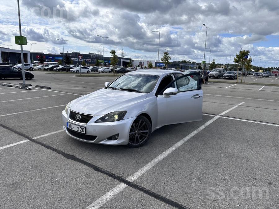 Grey Lexus IS 2006 in Riga, with an engine capacity of 2.50 L and mileage of 142 thousand km for 4500 €, photo 3 on AUTOMOTO.COM.LV