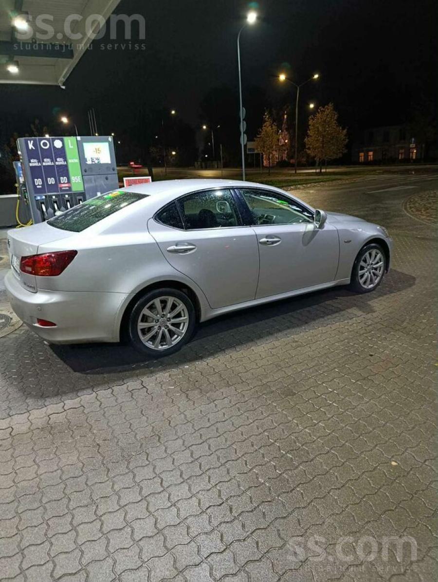 Pelēks Lexus IS 2006 Rīga, ar dzinēja tilpumu 2.20 L un nobraukumu 354 tūkst. km par 2780 €, foto 3 vietnē AUTOMOTO.COM.LV